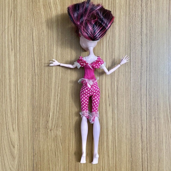 monster high | Toys | Monster High Draculaura Doll Sleepover Dead Tired ...